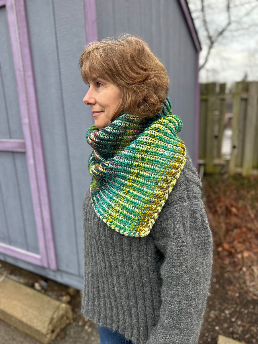 Plumped Up Cowl – The Needle Emporium